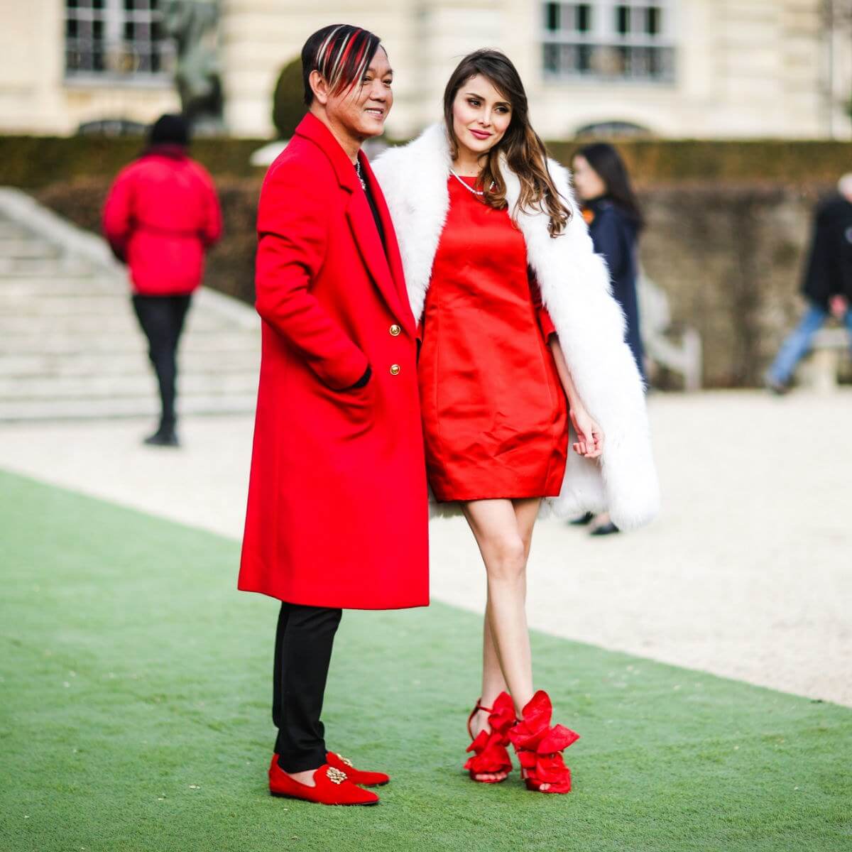 11 ide për të kombinuar veshjet në ngjyrë të kuqe - pernenat.al