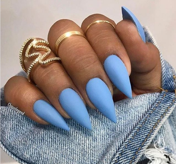 10 modele për ngjyrat dhe dizajnin e thonjve për këtë verë - pernenat.al