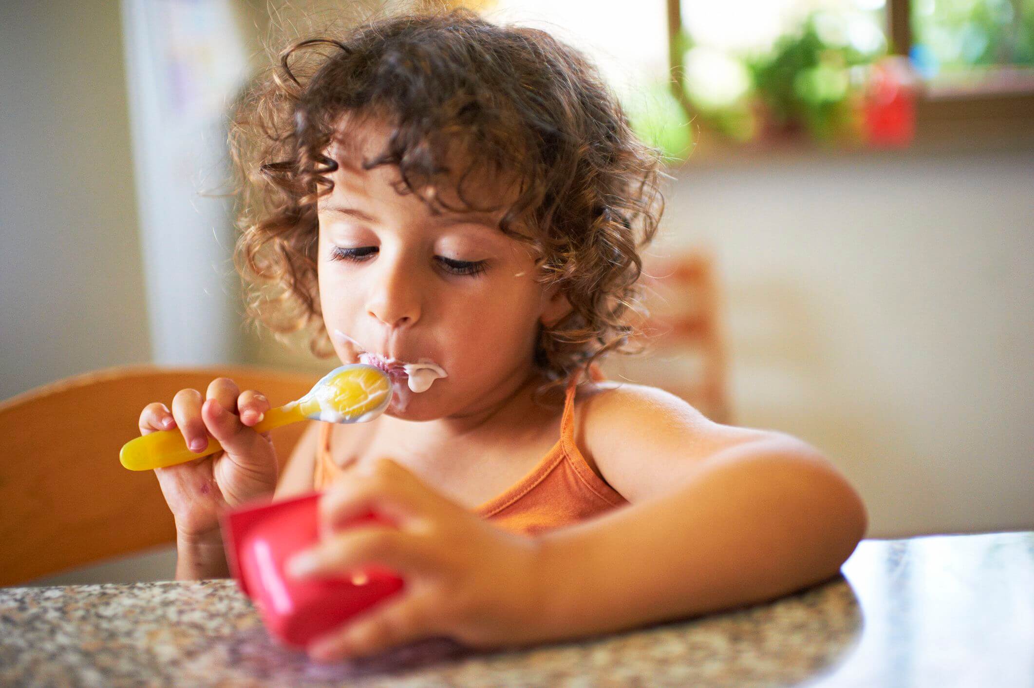 Proteinat të domosdoshme për rritjen e fëmijëve, por teprimi i tyre ...